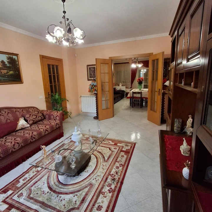 Etna Rose House - Milo