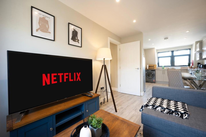 Modern 2 Bedroom Flat, Central Chatham, Self Check-in - 채텀