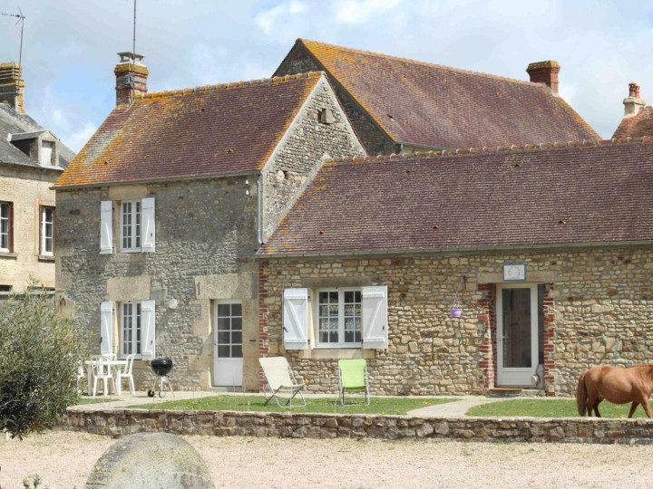 Maison Indépendante Avec Jardin Chez Une Cavalière, Animaux Acceptés - Argentan