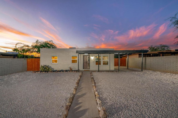 Central, Remodeled, 3 Br 2 Ba, Fenced - Tucson, AZ
