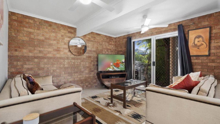 Beach Side Hideaway - Brisbane