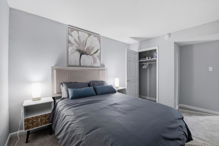 Relaxing Stay Near Duke, Dining, And Nightlife - Chapel Hill, NC