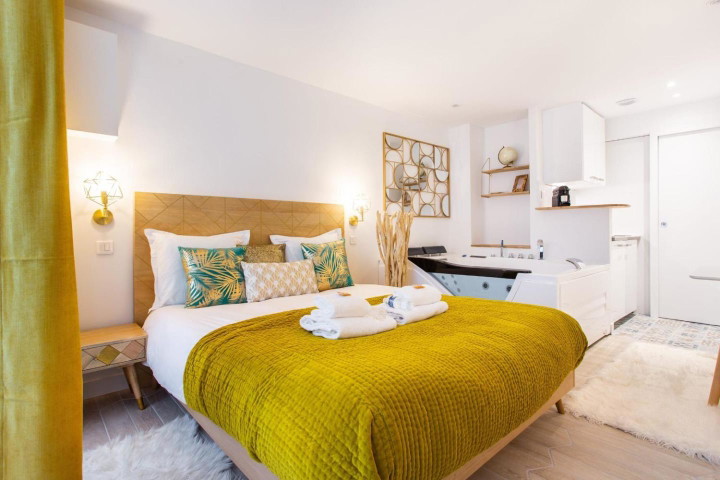 Love Room - 2p With Jacuzzi - Paris 8e Arrondissement