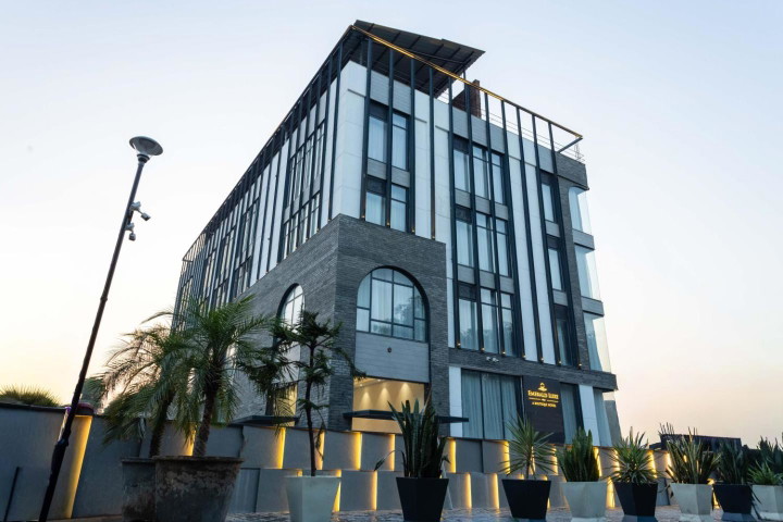 Emerald Luxe A Boutique Hotel Chandigarh Mohali - Chandigarh