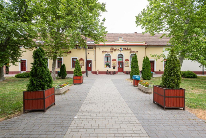 Fényes Vendéglő éS Panzió - Arad