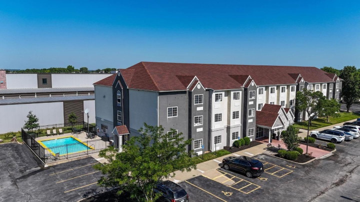 Sonesta Essential Hotels & Suites Kansas City Blue Springs - Lee's Summit, MO