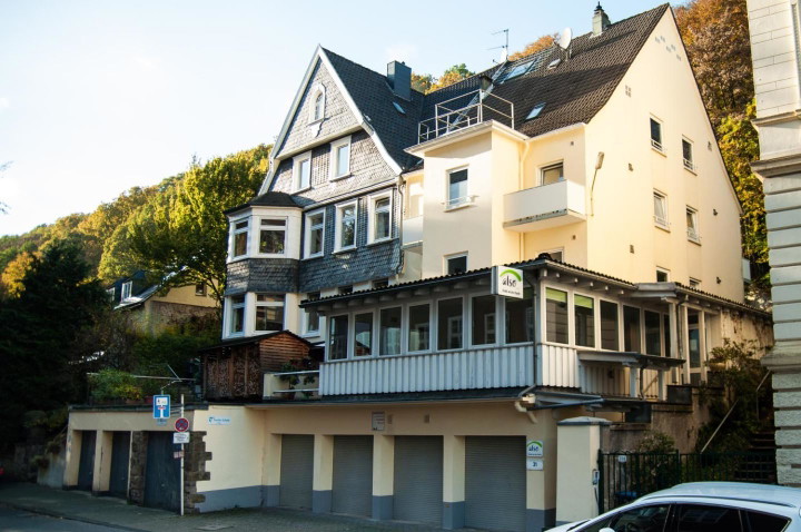 Also-hotel An Der Hardt - Solingen