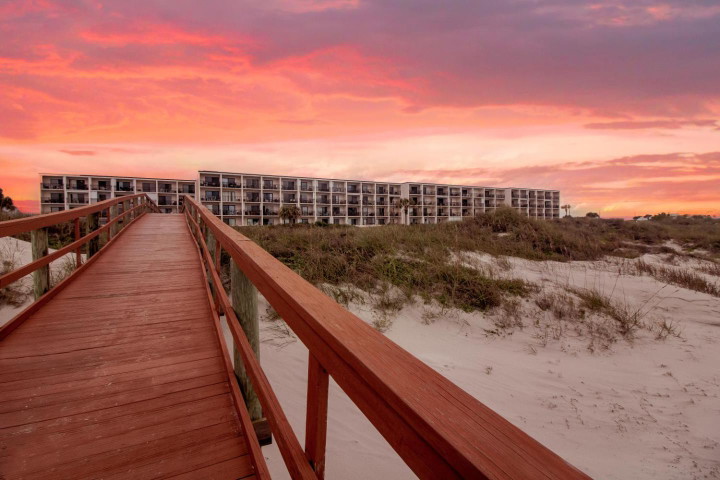 Beacher's Lodge - Crescent Beach, FL