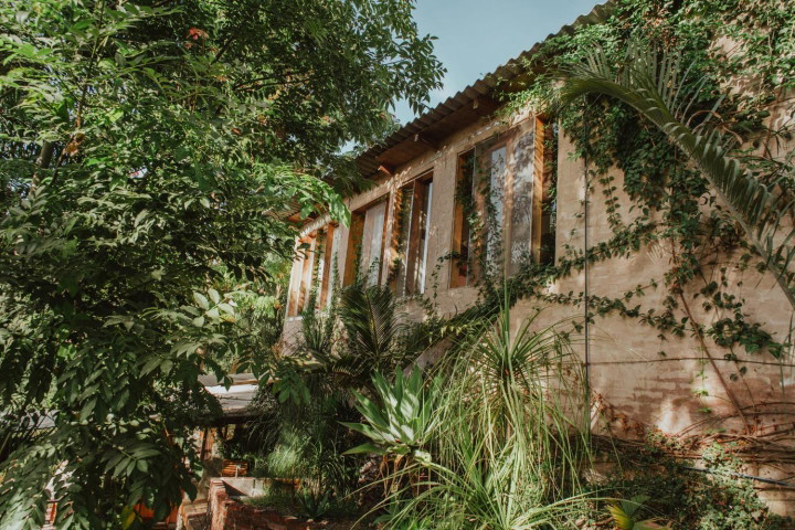 Casita Teca Jardín De Esculturas Junto Al Río - Uruapan