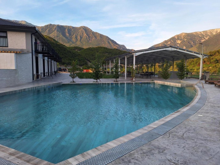 Lumi I Bardhe Hotel & Restaurant - Albania