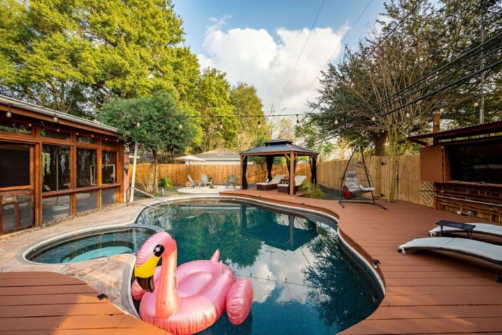 Modern 4br Houston Home Near Iah With Air Hockey - Spring, TX