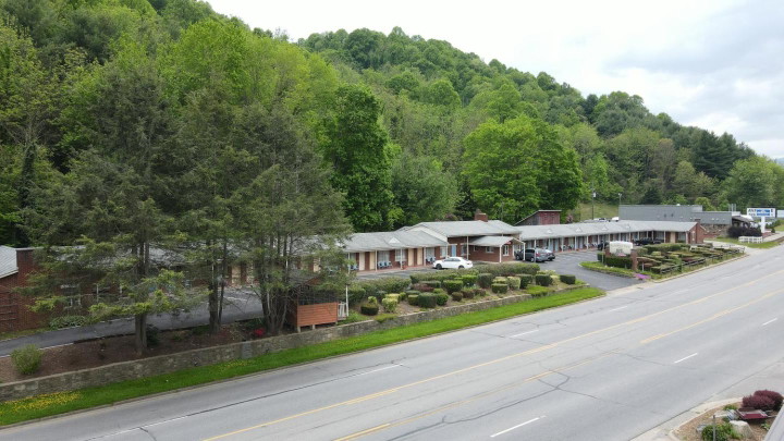 Parkway Inn - Maggie Valley, NC