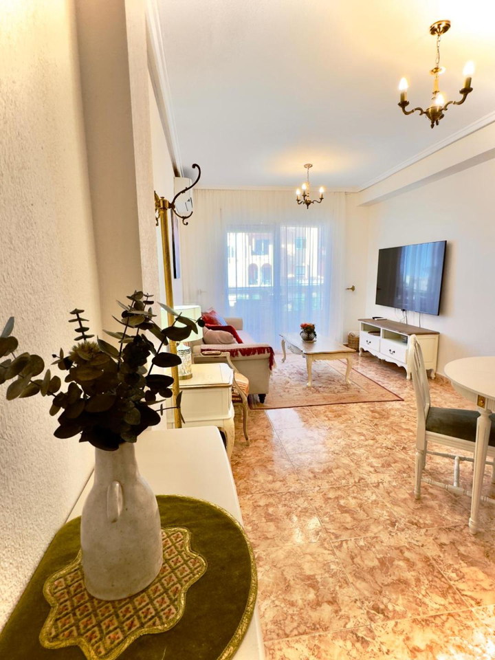 Cozy 2 Bedroom Apartment Near Los Locos Beach - Torrevieja