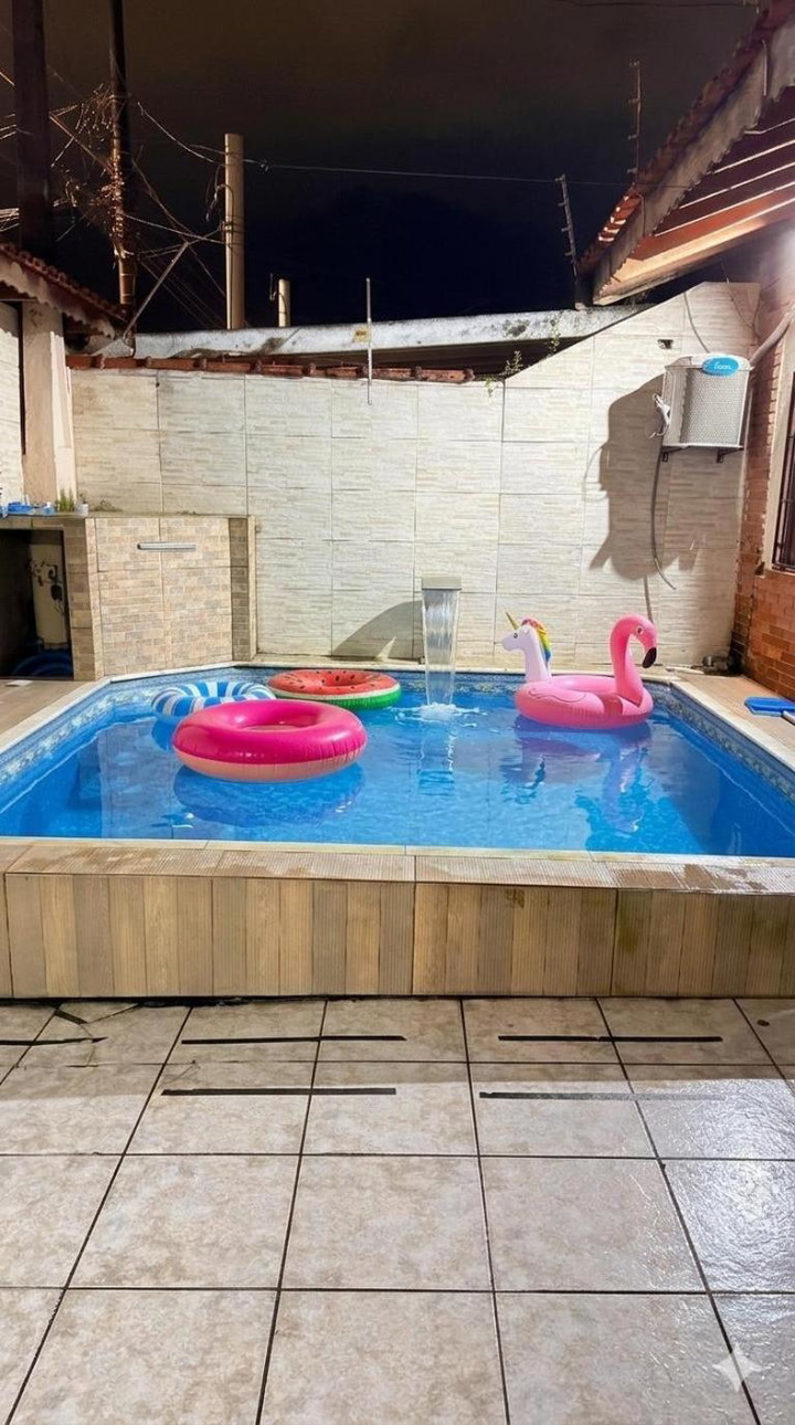 Casa Com Piscina No Caicara - Santos