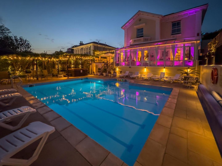 Riviera Lodge Hotel - Engeland