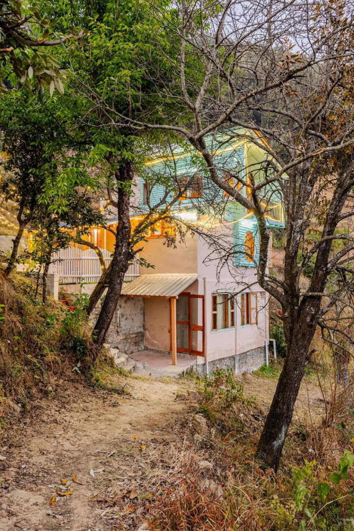 Cabin By The Woods - Mukteshwar - Authentic Forest Stay - Uttarakhand