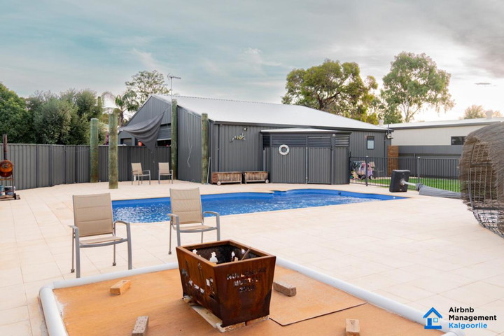 Luxury Desert Paradise - Kalgoorlie - Boulder
