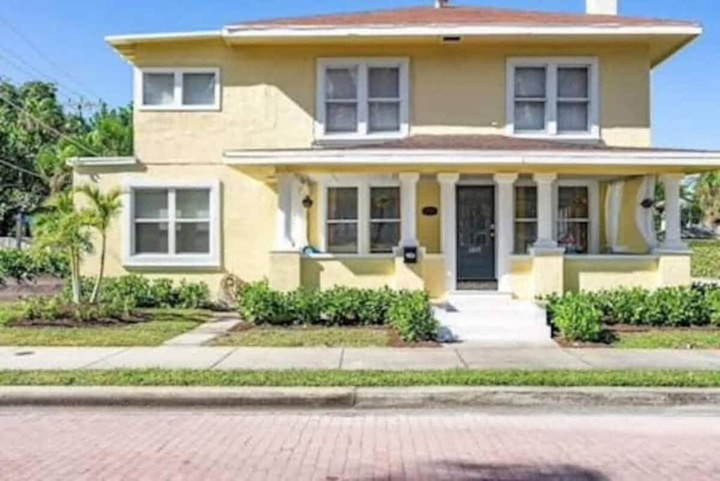 Olive Studio Apart Unit 3 By Dream Vacation - West Palm Beach, FL