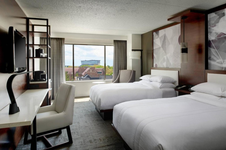 Marriott East Lansing At University Place - Lansing, MI
