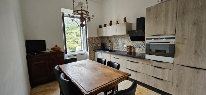 Bel & Ancien Appartement T3 Rénové Dans Sartène - Sartène