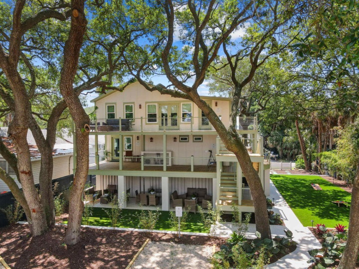 The Poe 2 Bed 1 Block To Beach - Charleston, SC