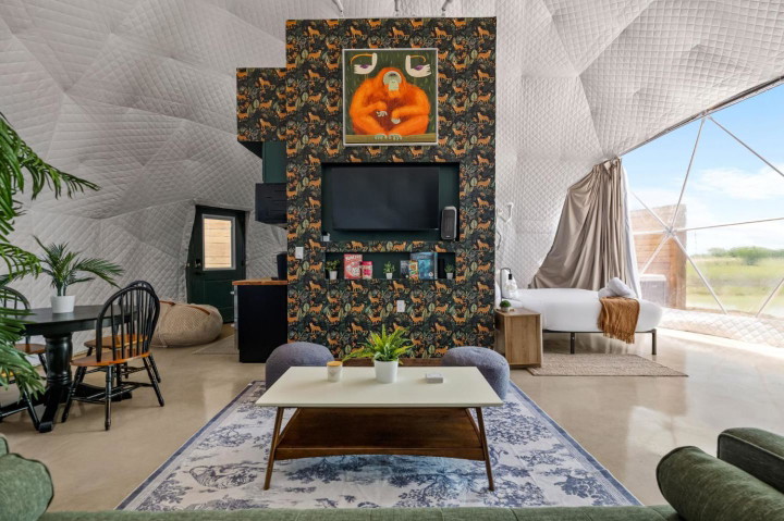 The Jungle - Glamping Dome With Private Hot Tub - San Marcos, TX
