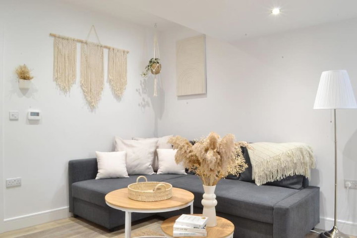 New Flat Near Luton Airport Free Parking - Dunstable