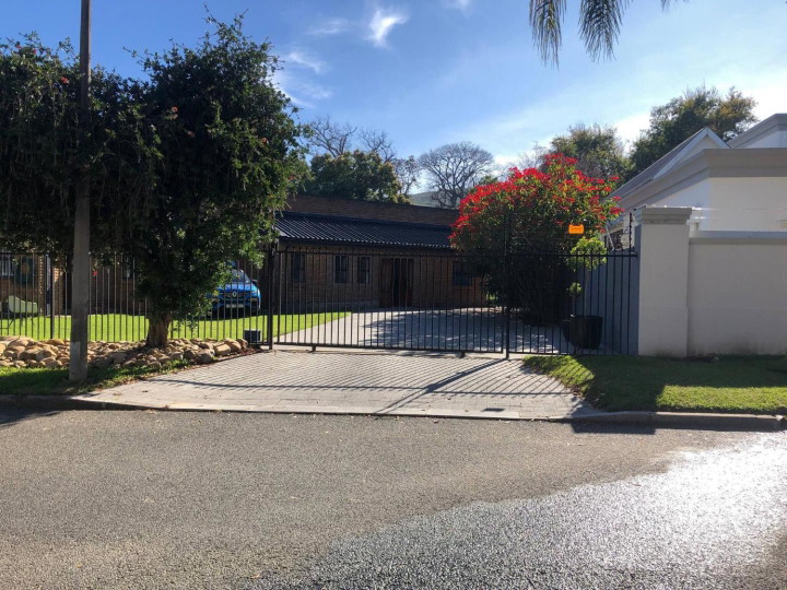 Elegant Two-bedroom Apartment On The Banks Of The Eerste River In Stellenbosch - Stellenbosch