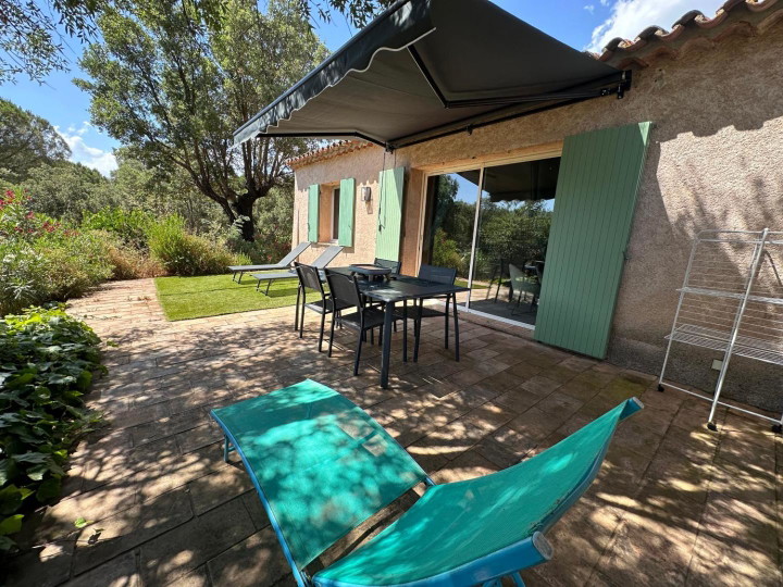 Charmant Appartement T2 Au Coeur Des Vignes - Cogolin