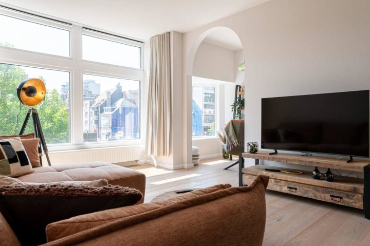 Renovated Art Deco Apartment With Vintage Elements - Ostende
