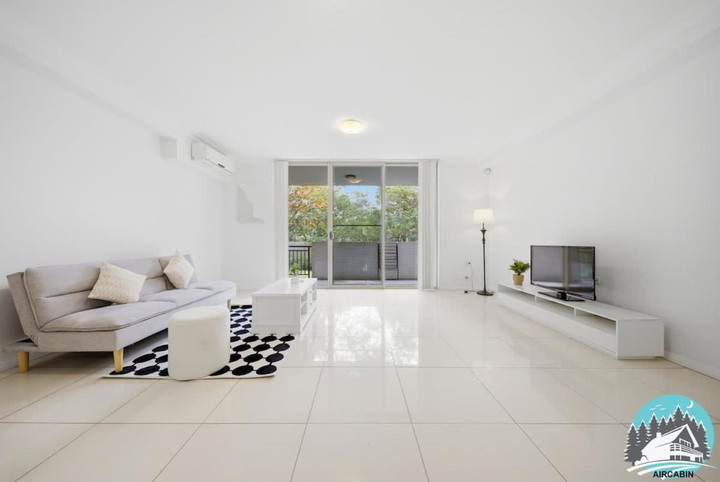 Stylish 2b Retreat With Parking - Fairfield