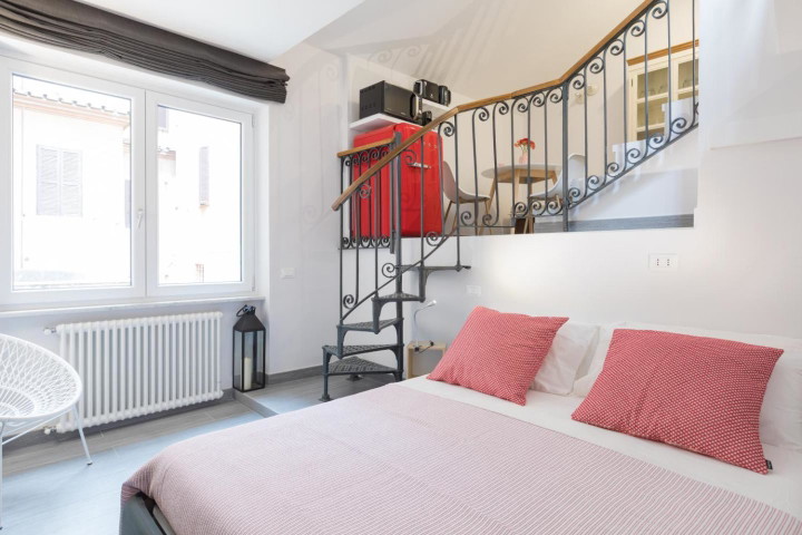 Quiet Pied A Terre With Terrace In Borgo Pio - Rom