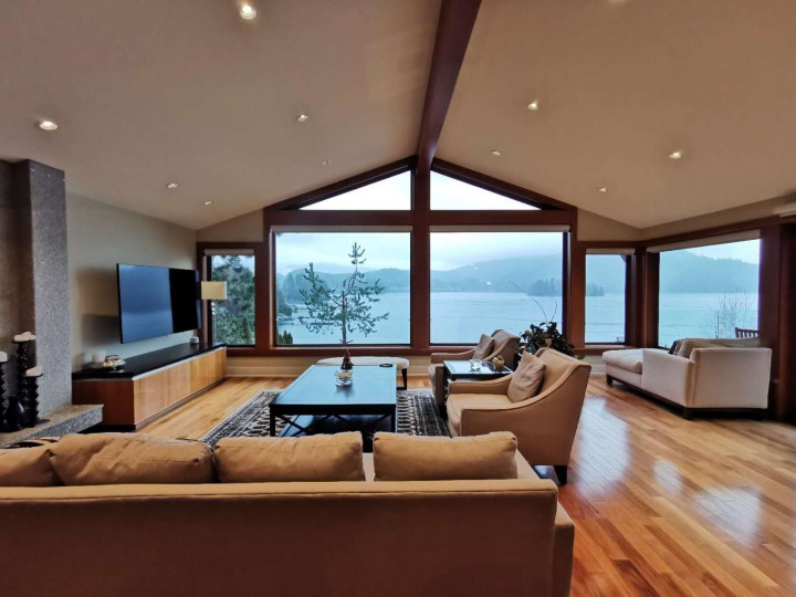Deep Cove Stunning Waterfront Whole House - Port Moody