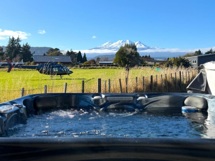 5 Bedroom, Solar On Snowmass Ohakune, Yellow Door - New Zealand