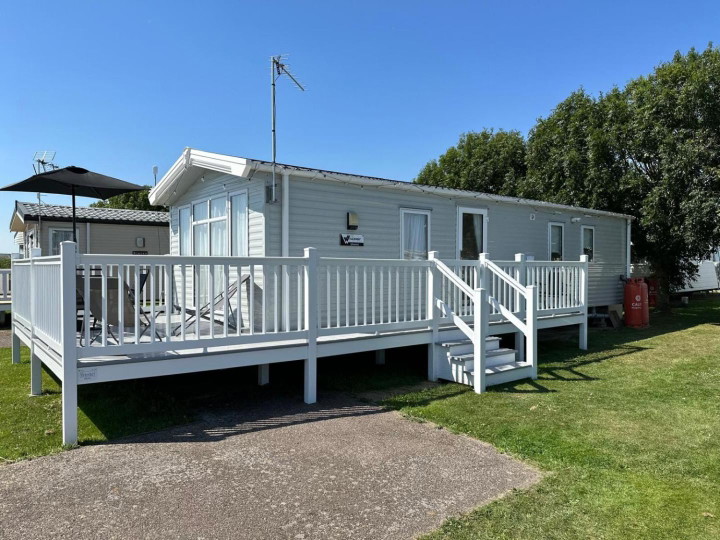 Your Seaside Escape At St Osyth Modern Caravan With Decking And Wifi And Parking Nr To Clacton On Sea - Clacton-on-Sea