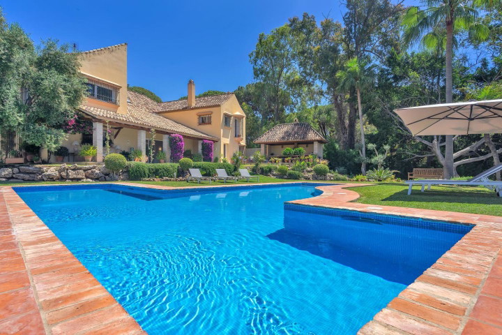 Villa In Great Location - Marbella