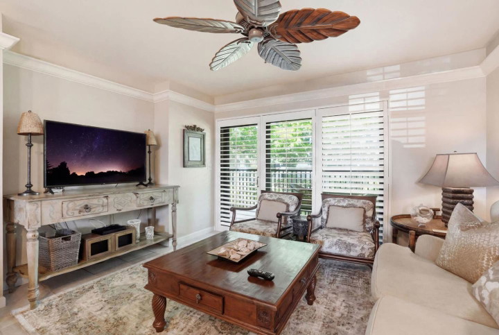 E-231 - Deluxe Condo At Quiet End Of Resort - Naples, FL