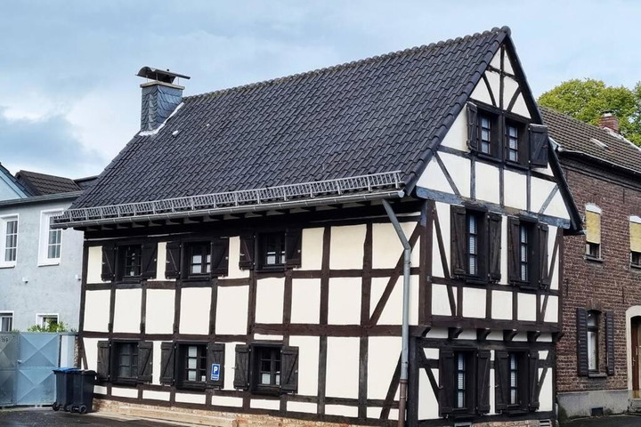 Altes Romantisches Fachwerkhaus In Rheinnähe Auch Für Workation Geeignet - Colonia