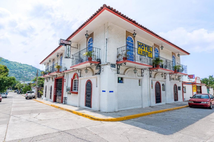 Hotel Isis - Zihuatanejo