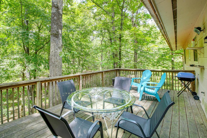 1/2 Mi To Desoto Lake: Hot Springs Village Home - Hot Springs Village, AR
