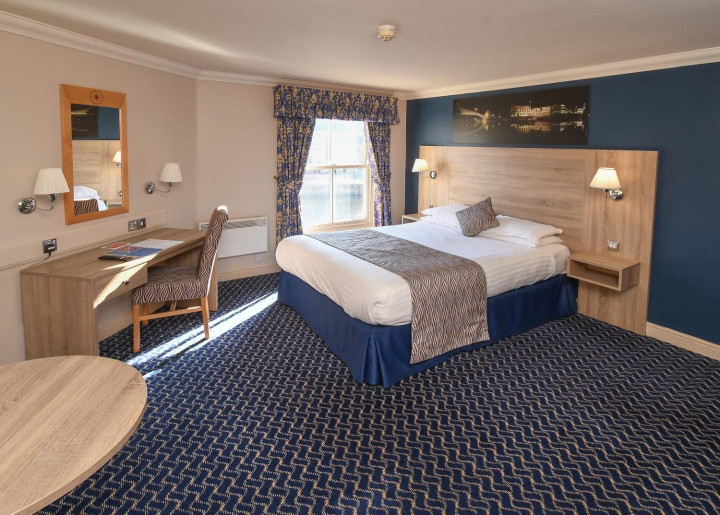 The Queens Hotel & Victoria Cloisters Apartments - North Yorkshire