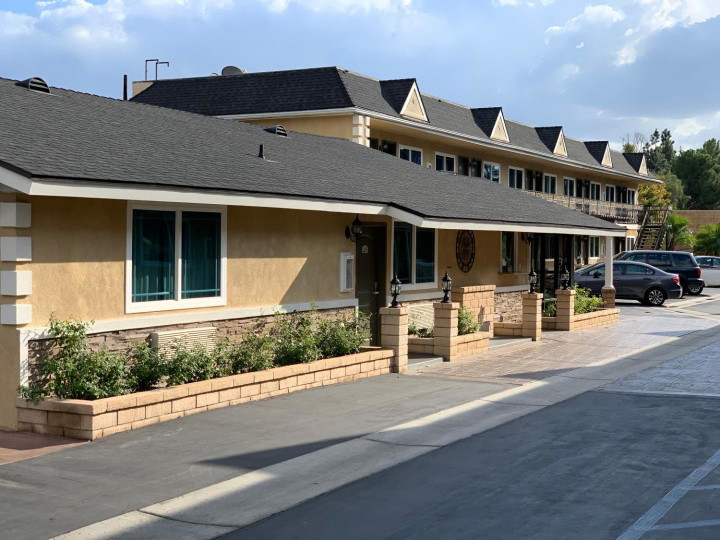 Walnut Inn & Suites West Covina - Monrovia, CA