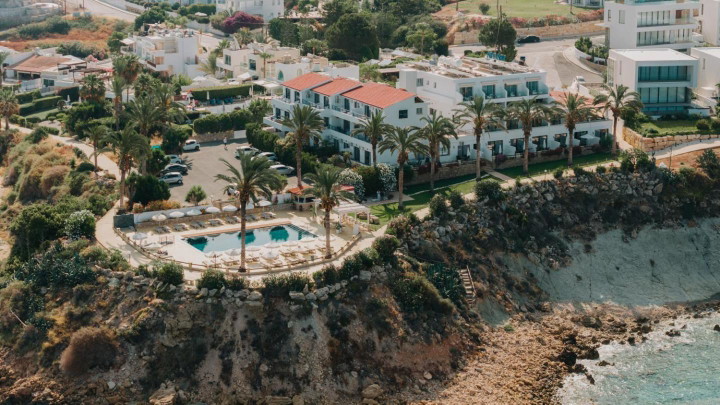 Vrachia Beach Hotel & Suites - Adults Only - Paphos