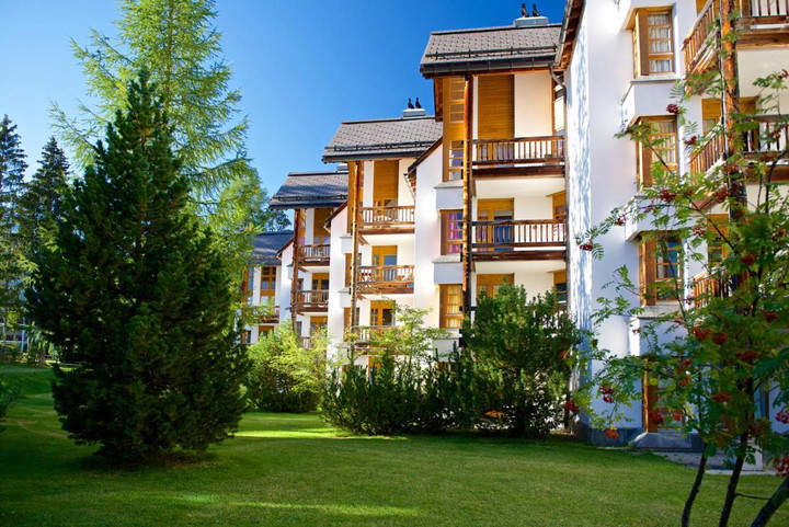 Schweizerhof Ferienwohnungen Lenzerheide Haus 5 - Valbella