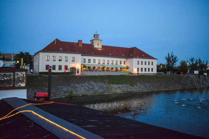 Restaurant Und Pension Alberthafen - Dresde