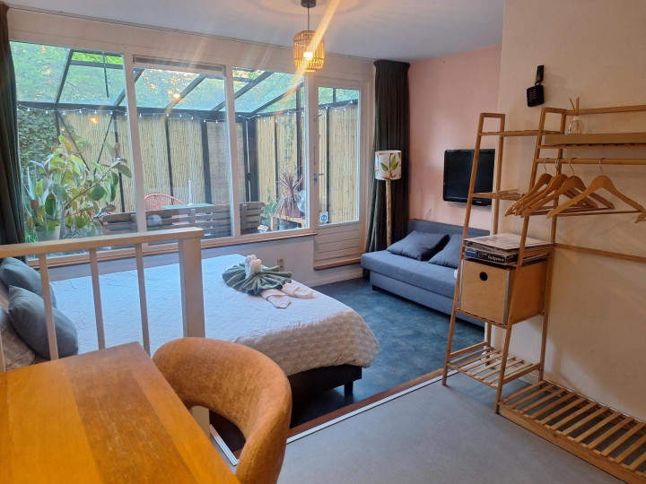 B&b Berglust Rotterdam Met Serre En Gratis Parkeren - The Hague