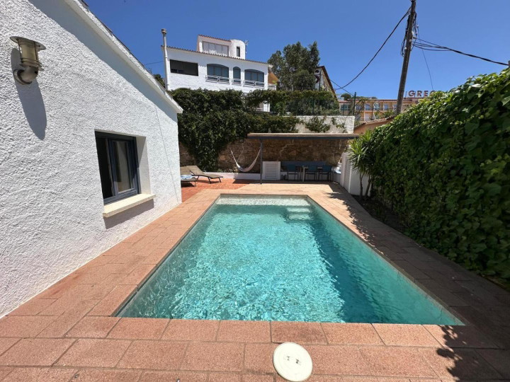 Preciosa Casa En Roses Con Vistas Al Pueblo Y Al Mar Av-33 - Roses