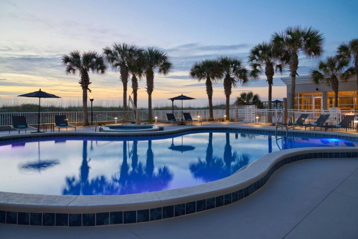 Courtyard By Marriott Jacksonville Beach Oceanfront - Atlantic Beach, FL