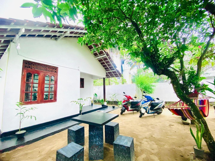 The White Villa - Hikkaduwa