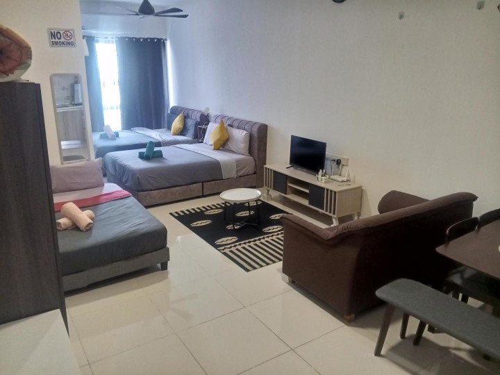 Core Soho Suit Kip Sentral Kotawarisan Family Studio Near Klia & Klia2 - Sepang